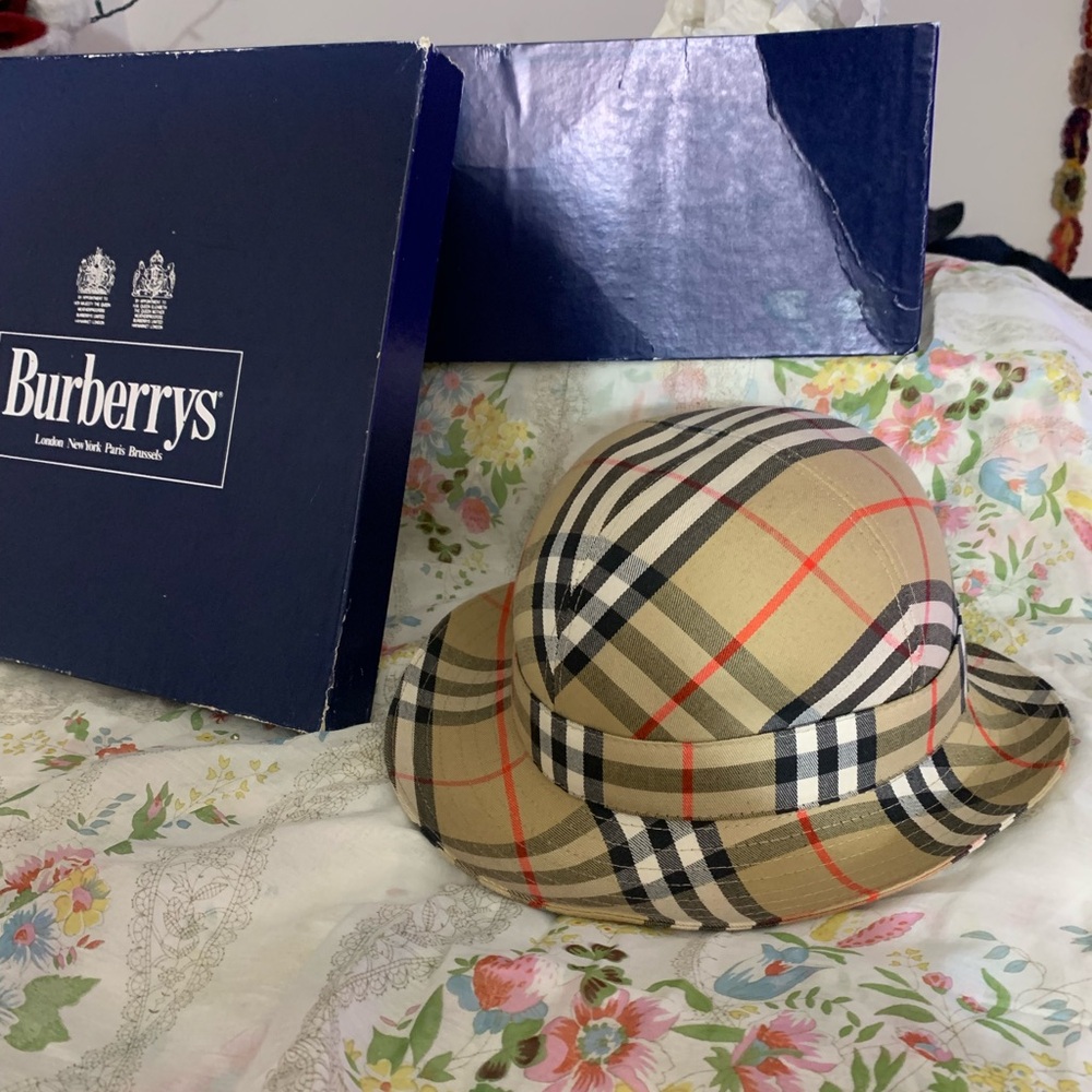 Authentic Vintage Burberry’s Hat - Gem